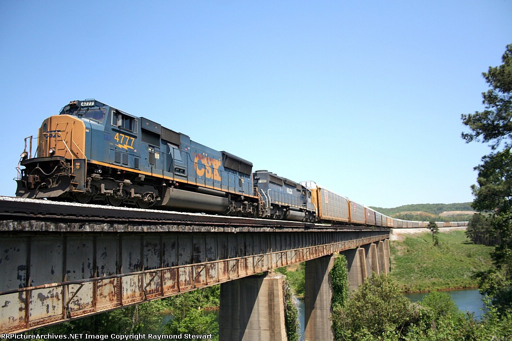 CSX 4777 crossing the Etowah river northbound